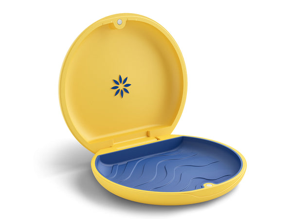 Invisalign™ Aligner Case Feelin' Cool Emoji – Invisalign Store Canada